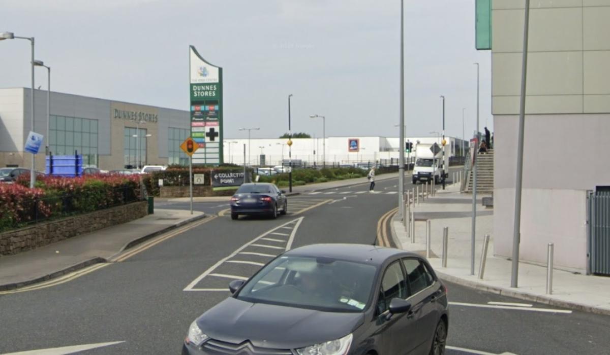 Portlaoise shoppers at Kyle Centre and Laois Shopping Centre causing ...