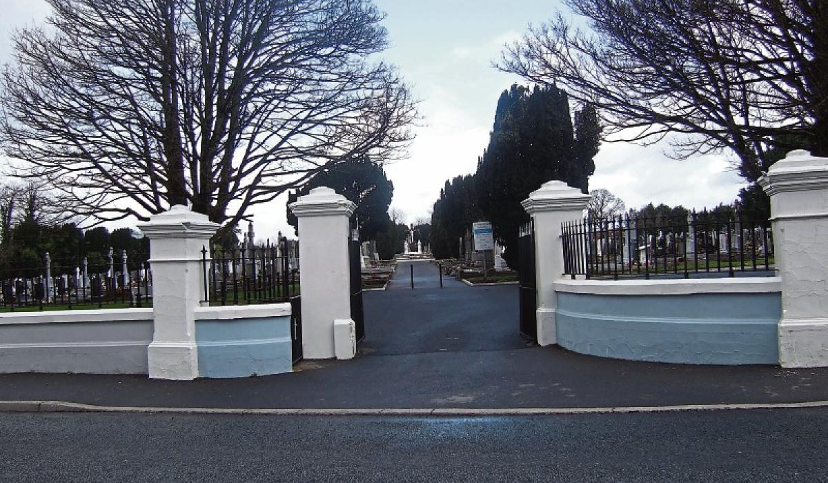 Toilets locked and thefts continue at troubled Portlaoise cemetery ...