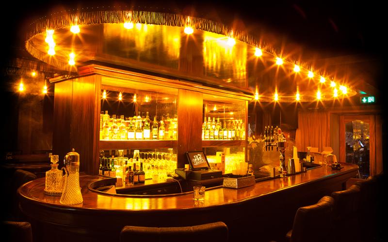 Burglar leaves trail of blood from swish bar during Covid-19 lockdown ...