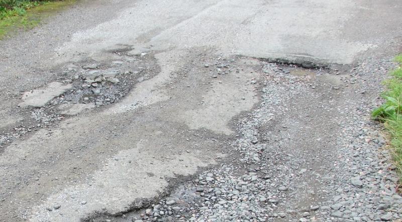 Laois road to Offaly border fix pledge made - Laois Live