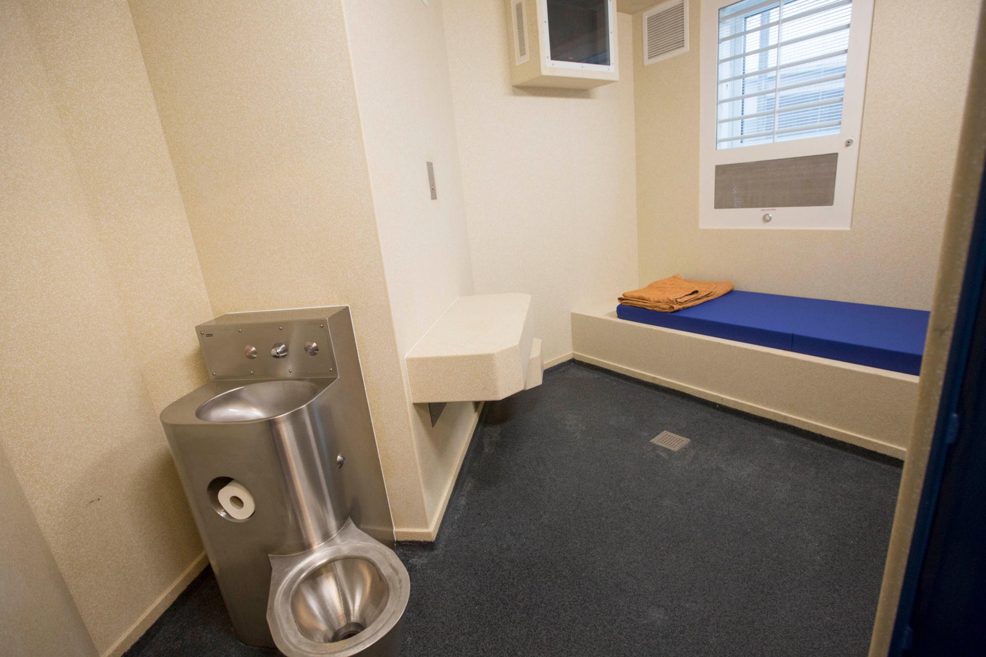 Body cameras to be used at new prison unit for high-risk violent ...