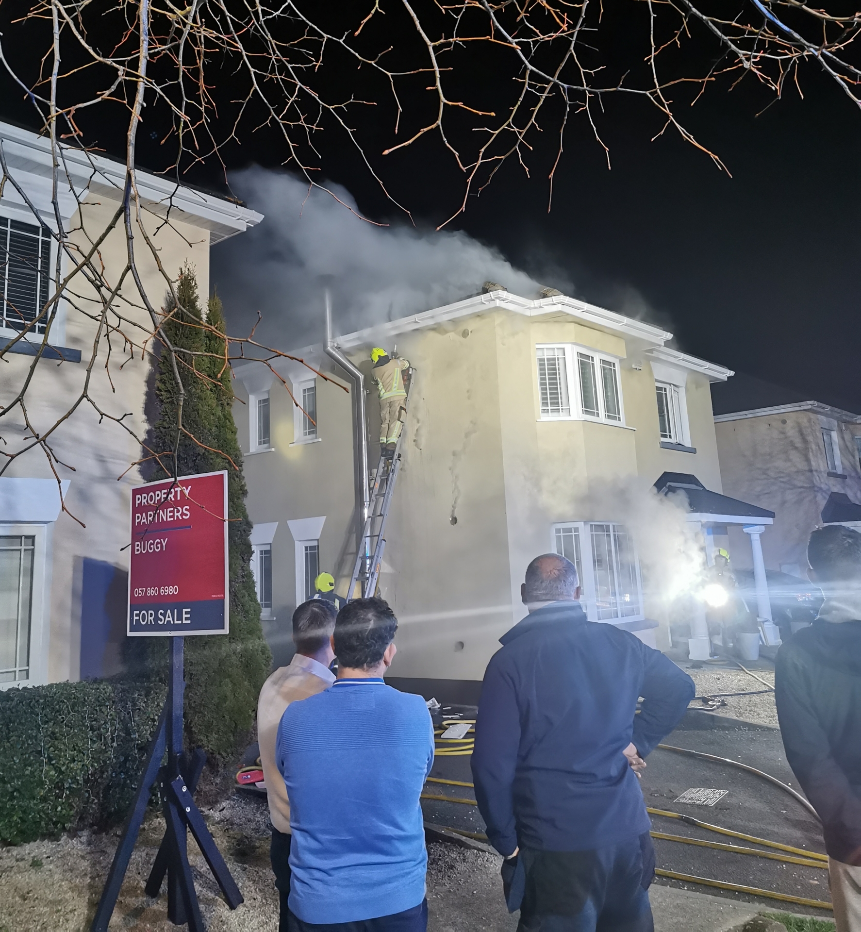 IN PICTURES: Dramatic photos of house fire in housing estate in the ...