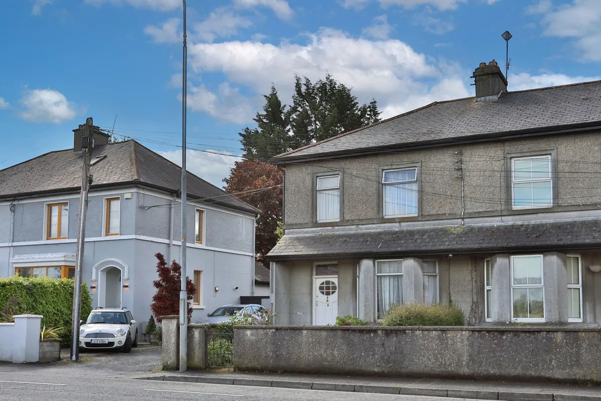 PROPERTY WATCH: Look inside Portlaoise architectural gem for €170,000 ...