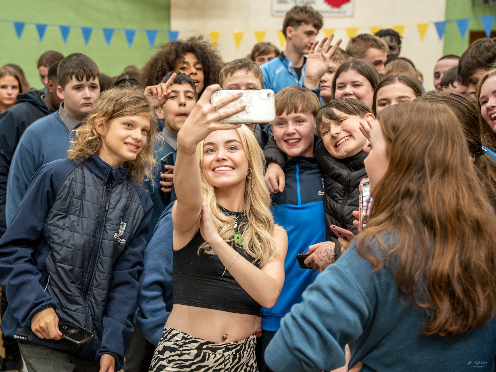 IN PICTURES: Irish pop star Lea Heart sings for starstruck Laois ...