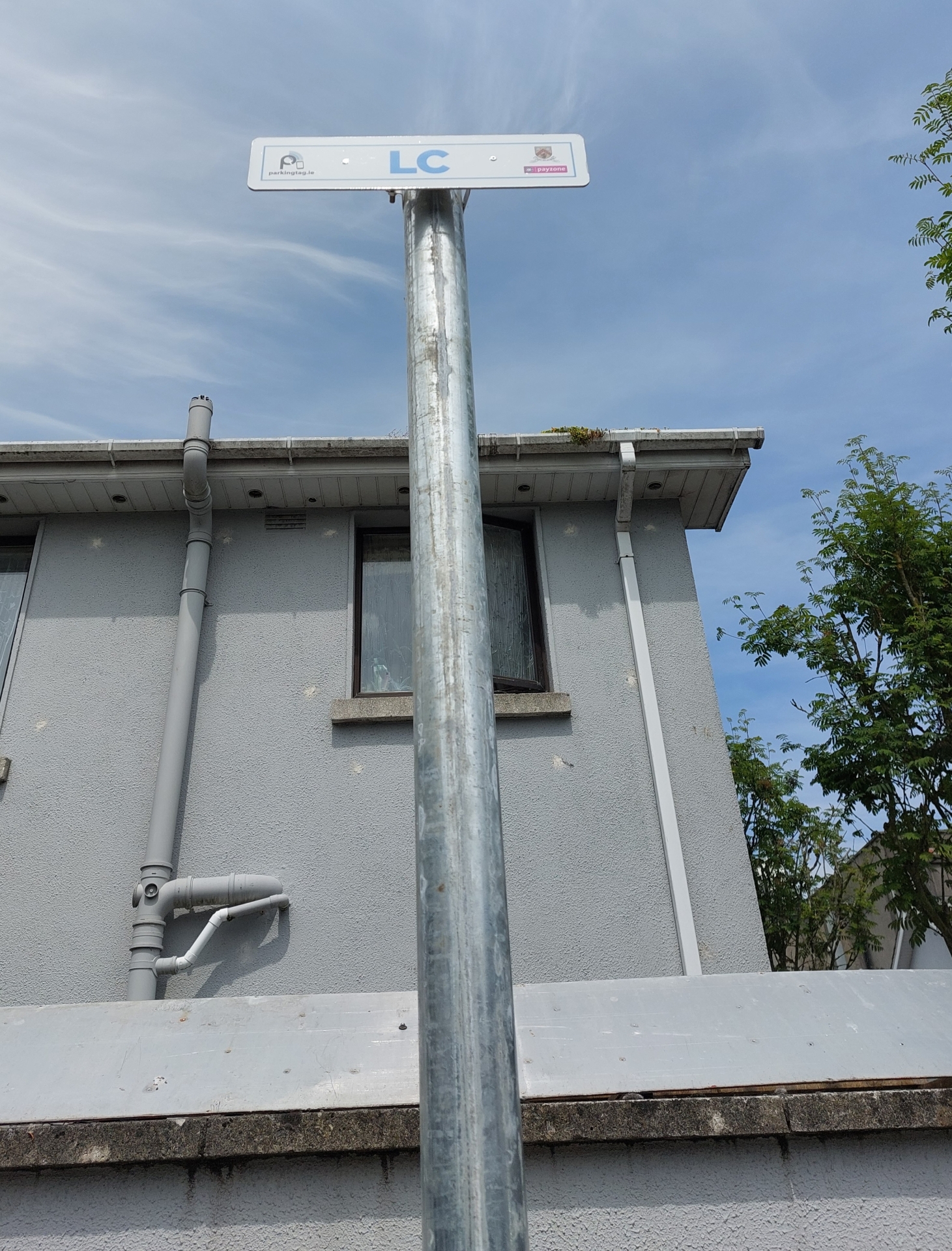 'Incredible' tiny sign eight foot high for Portlaoise paid parking ...