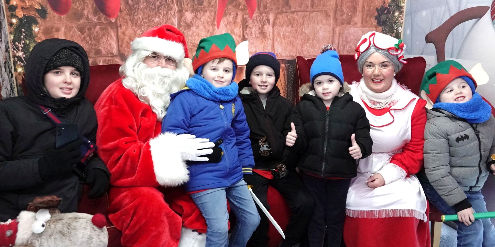 IN PICTURES: Crowds gather for the magic of Christmas in Port - Page 5 ...