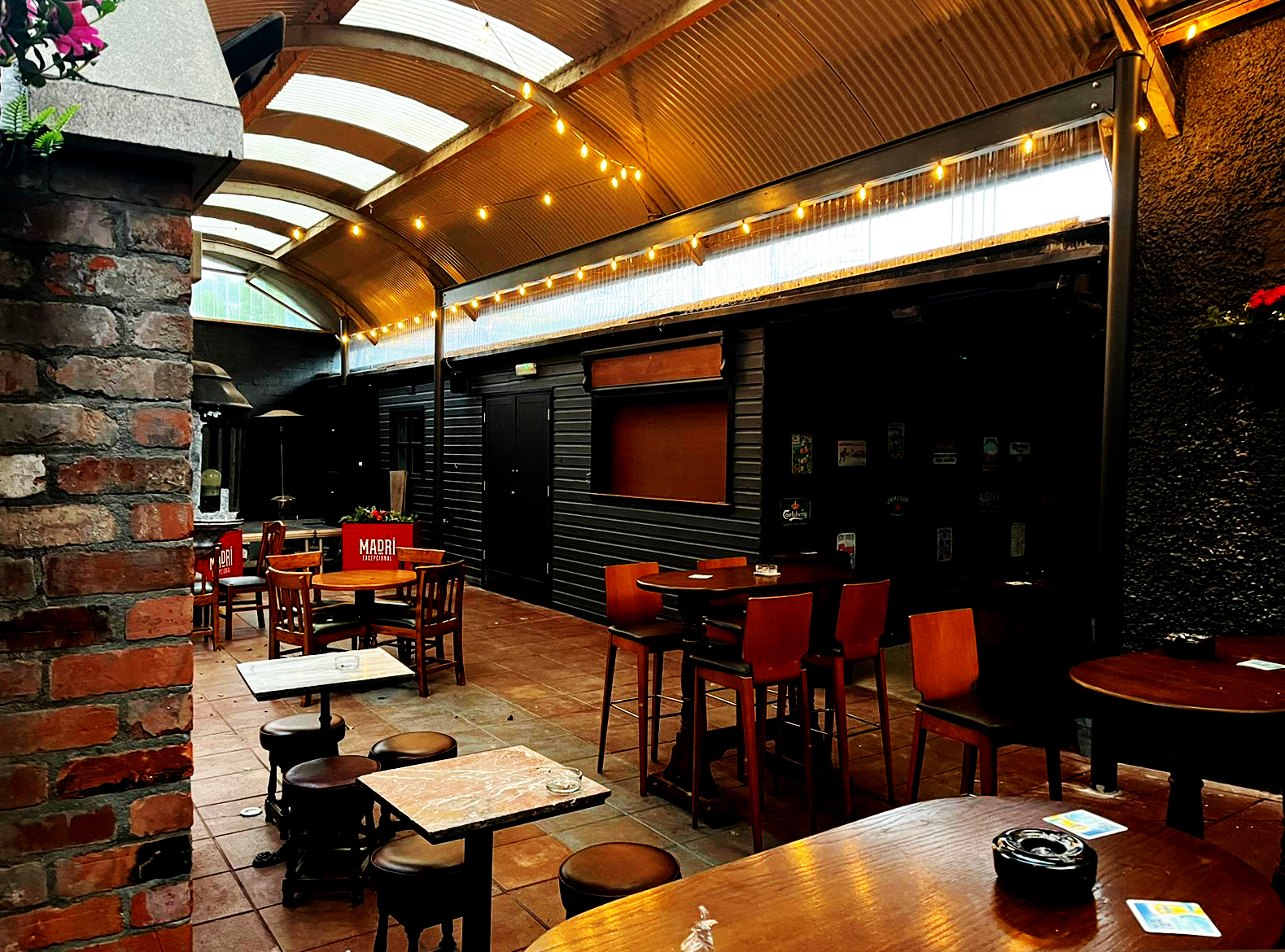 Laois pub in Portlaoise relaunched as it unveils cool new music venue ...